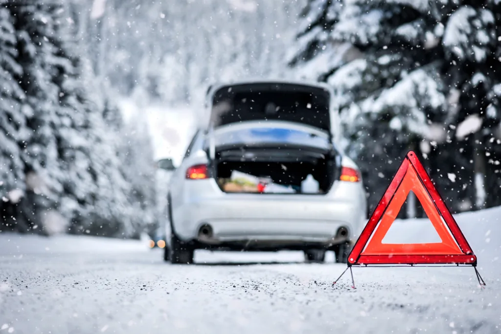 10 Essential Things You Should Keep In Your Car During Winter - Dream ...